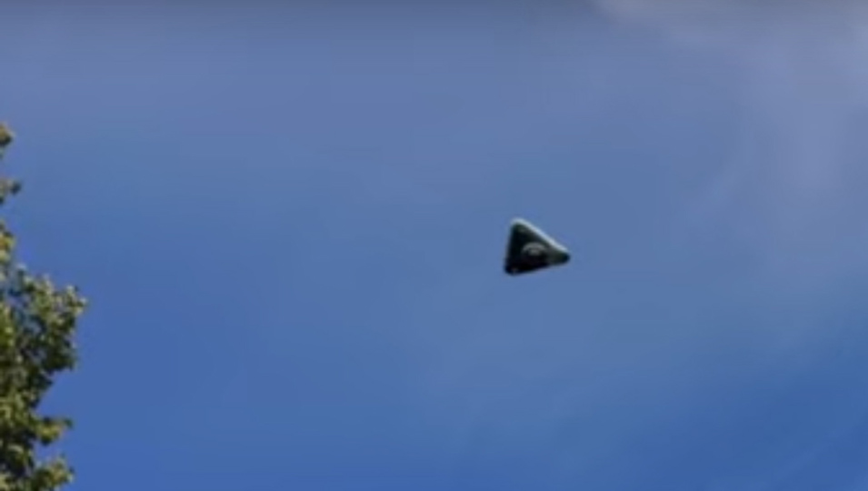 TR-3B ; A aeronave secreta do governo que desafia as leis da gravidade ...